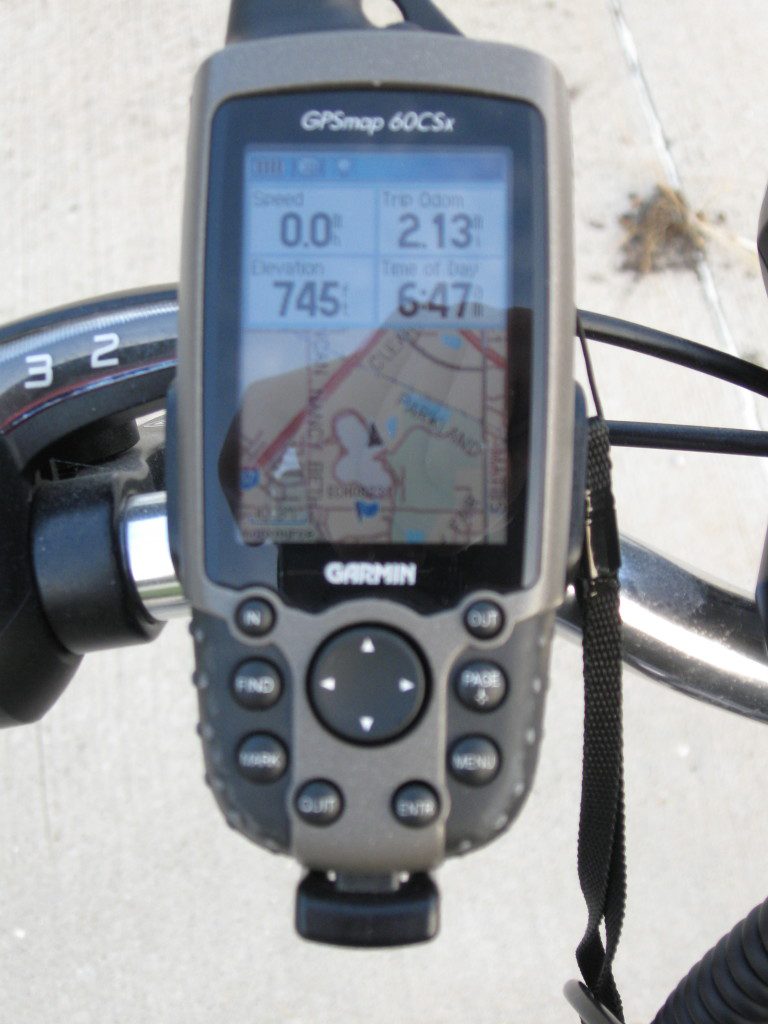 Yaesu VX-8R on the bicycle - K9SWX